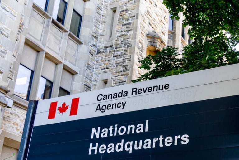 Schedule 100 and 125: How to File Corporate Taxes in Canada